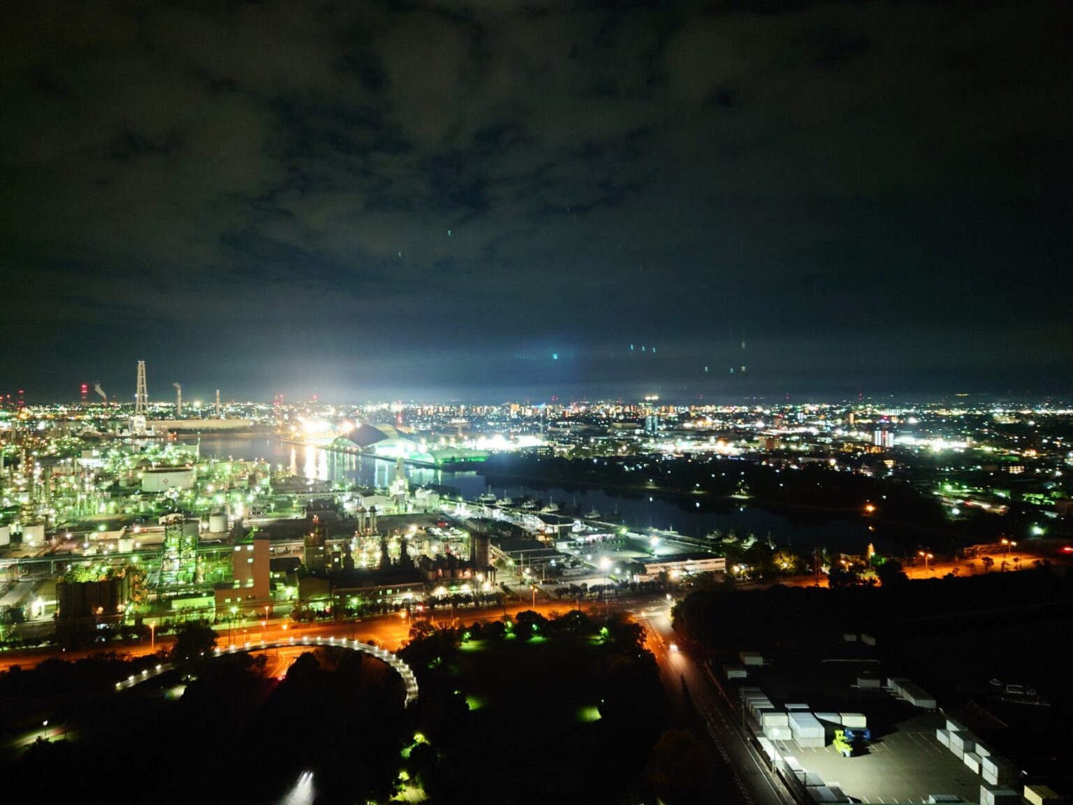 【三重県】工場鑑賞の聖地・四日市コンビナートの夜景が本当に綺麗だった車中泊旅 | 人生雑貨
